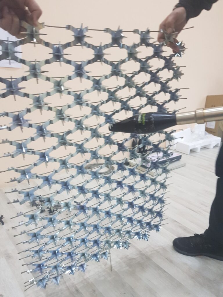 RPG-7 Rocket Cutting Mesh Wire Fence - Karen Grubu